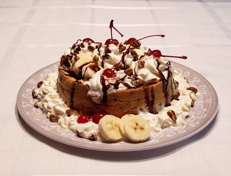 Layered Banana Split Cheesecake | Rootitoot