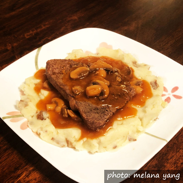 Swiss Steak (Or Cube Steak) & Mashed Potatoes | Rootitoot
